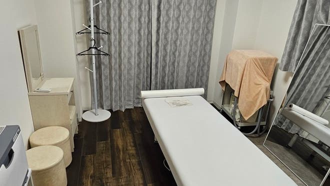 【秋葉原駅】脱毛機のある個室サロン【脱毛サロンエピデンス】の写真1