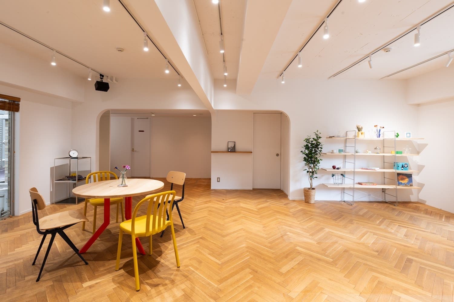 【表参道駅より徒歩7分/ 表参道SIDEWALK店】ポップアップショップやイベントにおすすめの路面スペースの写真2