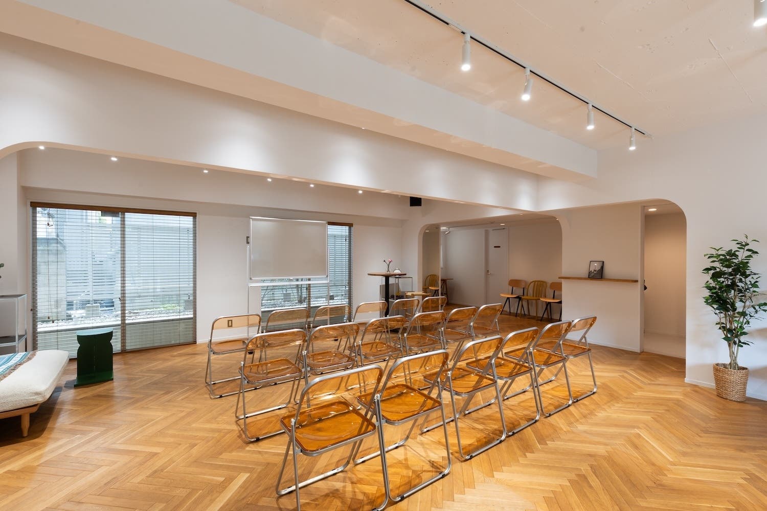 【表参道駅より徒歩7分/ 表参道SIDEWALK店】ポップアップショップやイベントにおすすめの路面スペースの写真9