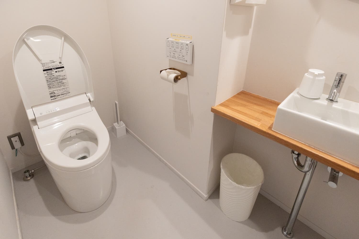 【表参道駅より徒歩7分/ 表参道SIDEWALK店】ポップアップショップやイベントにおすすめの路面スペースの写真15