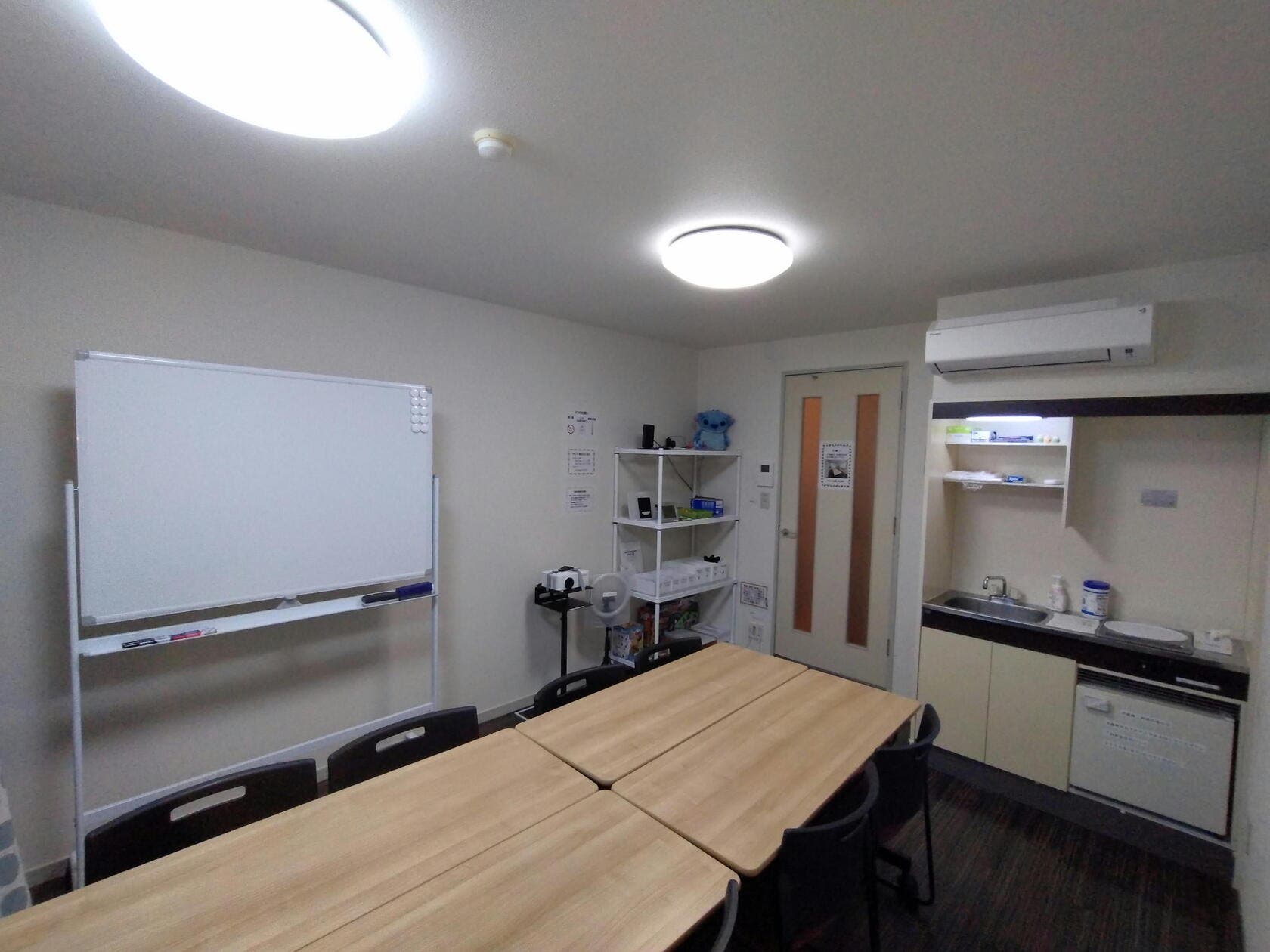 【感謝価格】近鉄奈良駅３分　最適８名 最大12名　会議･面接･セミナー･撮影･各種教室等に最適　Wi-Fiは光ファイバー接続の写真2