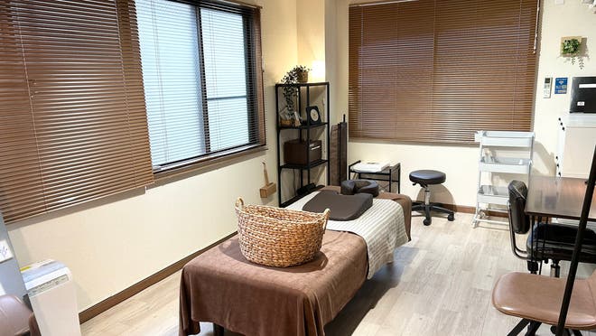 蒲田駅徒歩3分の好立地✨エステ・アロマ・整体・マッサージなどの多目的の施術に使える充実の設備・備品✨完全個室型のレンタルサロン✨の写真1