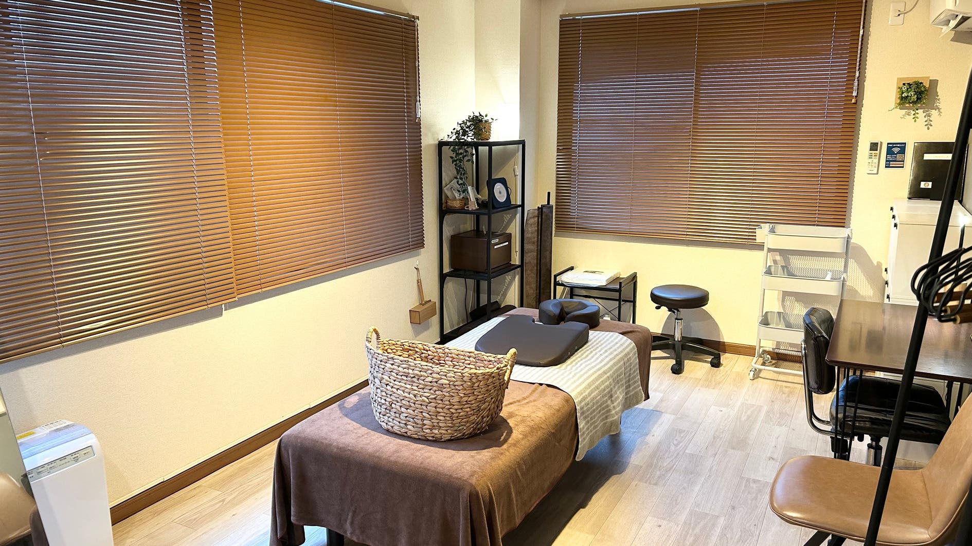 蒲田駅徒歩3分の好立地✨エステ・アロマ・整体・マッサージなどの多目的の施術に使える充実の設備・備品✨完全個室型のレンタルサロン✨の写真3