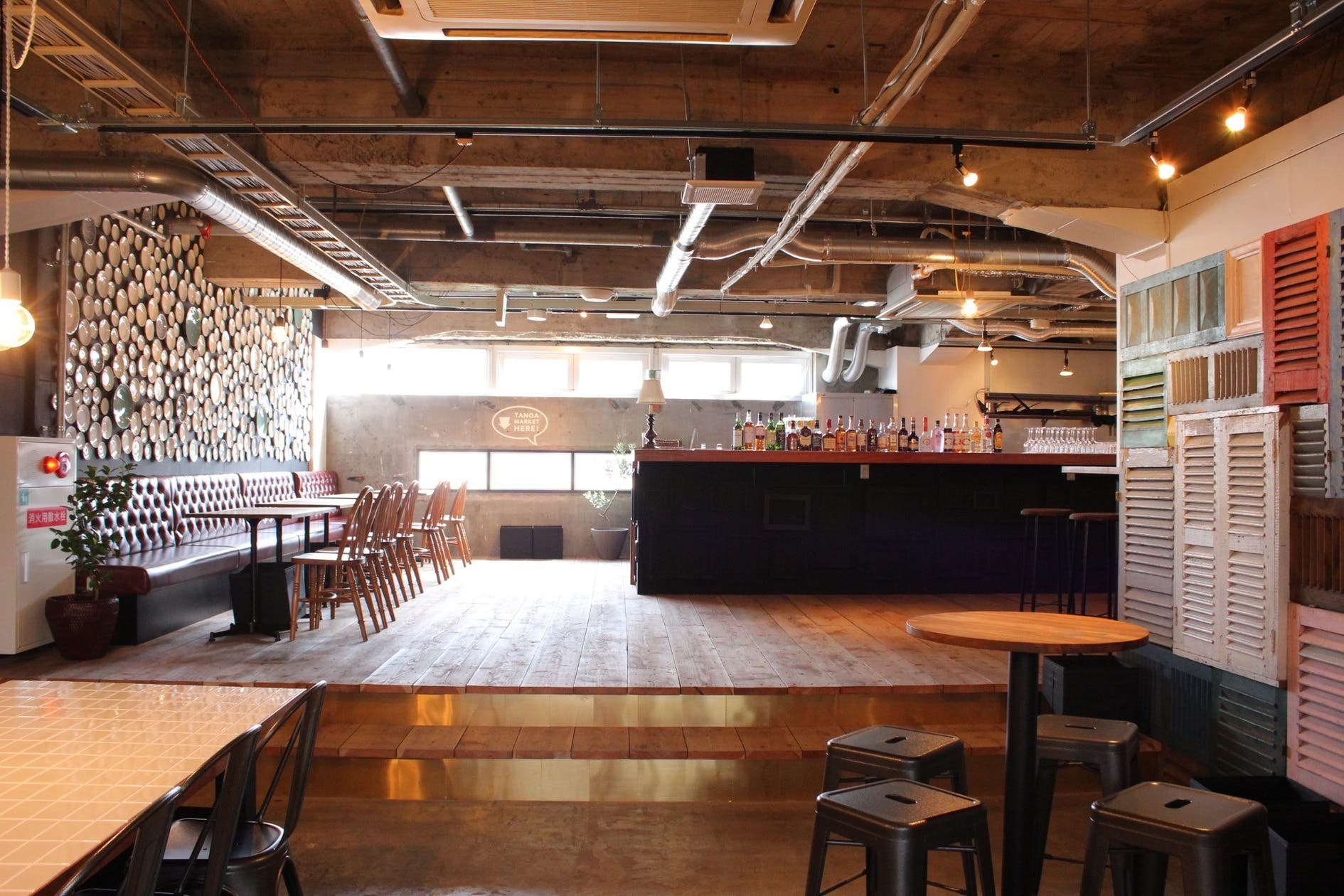 TangaTableダイニングエリアレンタルの写真1