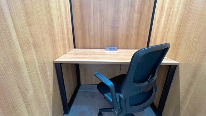 【モニター無し】河辺駅南口徒歩1分のコワーキングスペース No1(いいオフィス青梅河辺 by 95NJ )の写真1