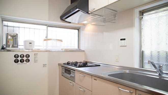 栗原邸ガーデンリビング|自然光あふれる6名までの貸切空間の写真6