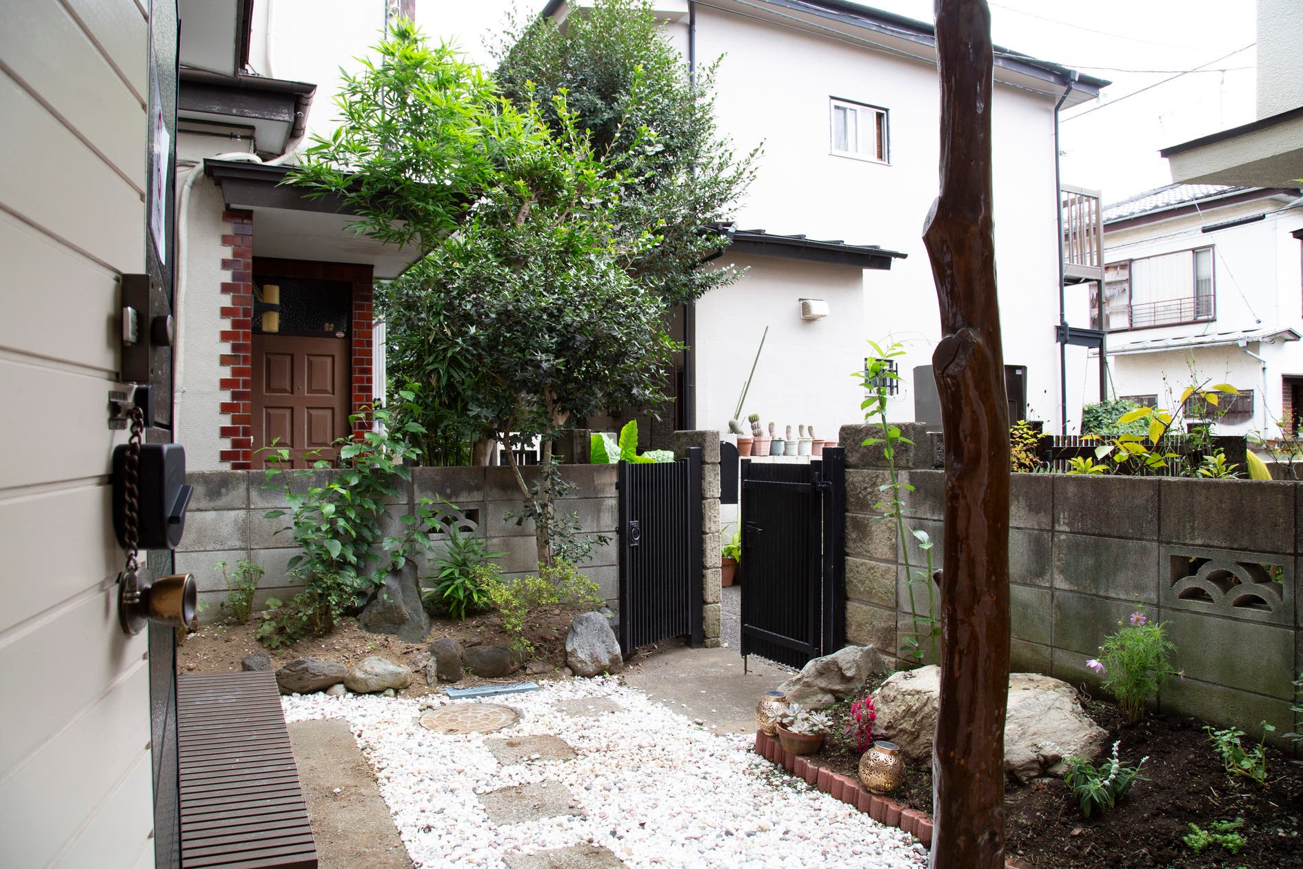 栗原邸ガーデンリビング｜自然光あふれる6名までの貸切空間の写真4