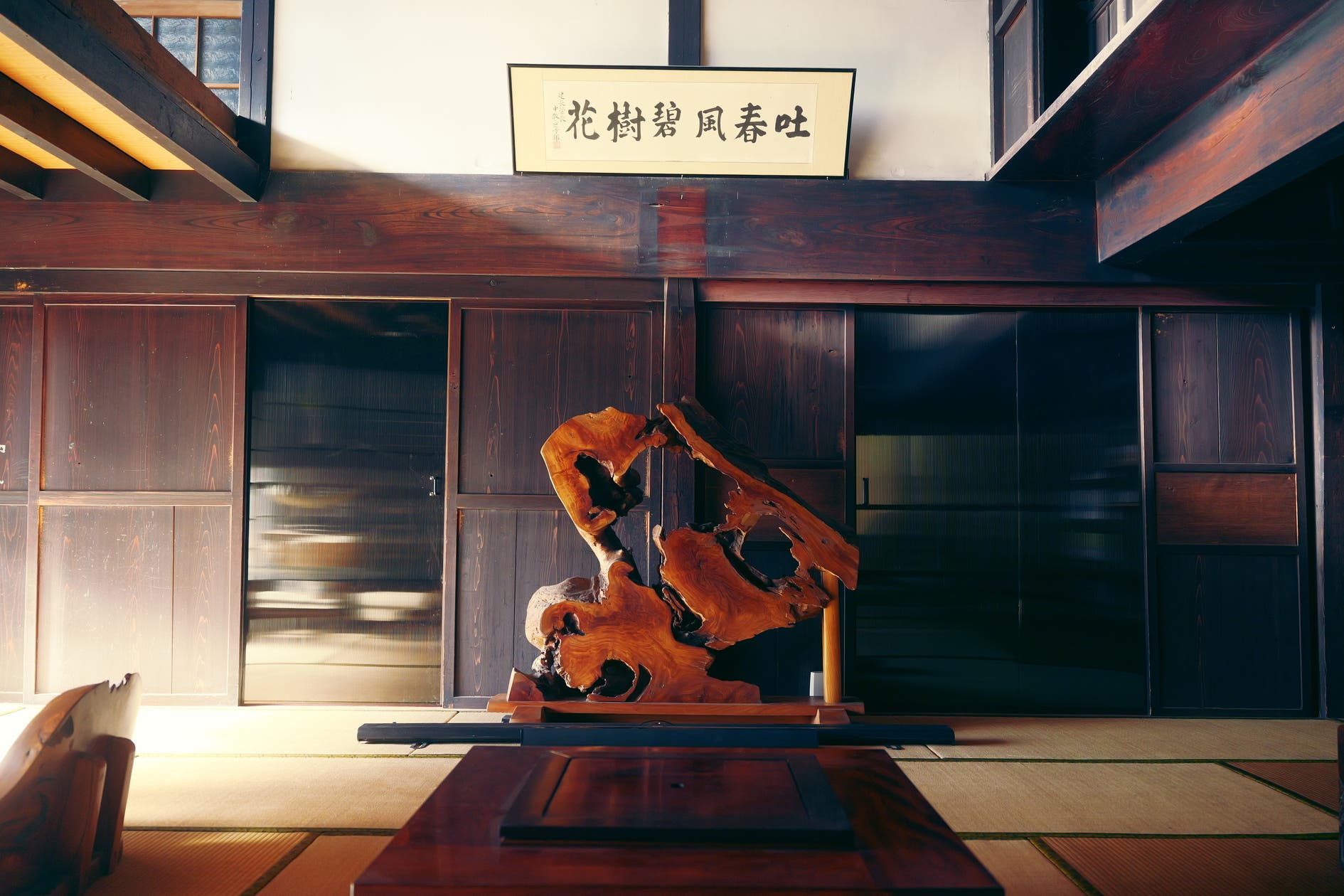 【山梨・大月】築150年超の古民家「えんがわ / engawa」｜自然光溢れる縁側と和室と庭｜撮影・ロケ・ワークショップなどにの写真1