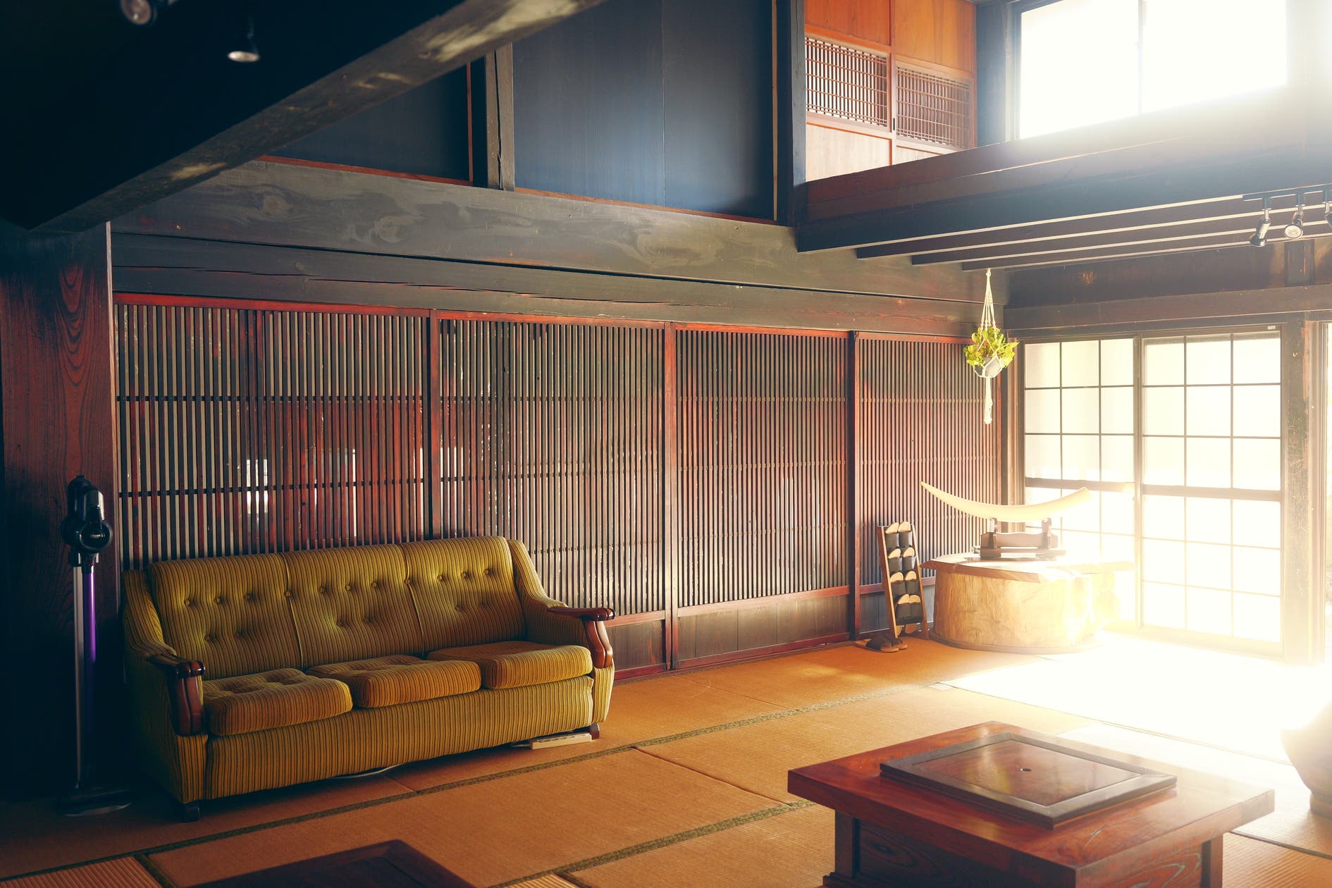 【山梨・大月】築150年超の古民家「えんがわ / engawa」｜自然光溢れる縁側と和室と庭｜撮影・ロケ・ワークショップなどにの写真11