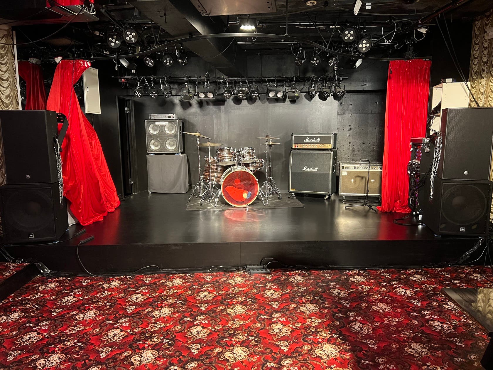 関内駅徒歩3分ライブハウスの写真1