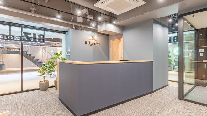 北浜駅徒歩4分、大型モニター・Wi-Fi完備の6名用会議室の写真4