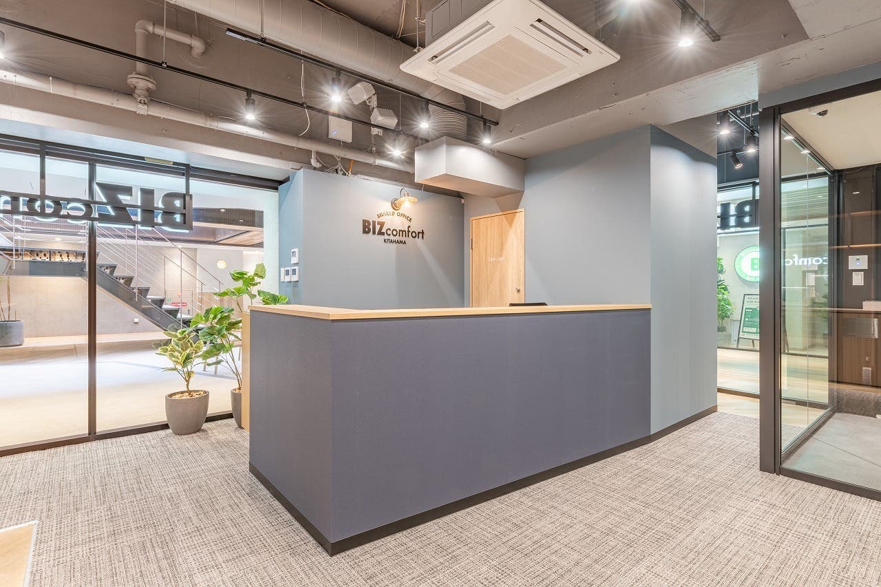 北浜駅徒歩4分、大型モニター・Wi-Fi完備の8名用会議室の写真4