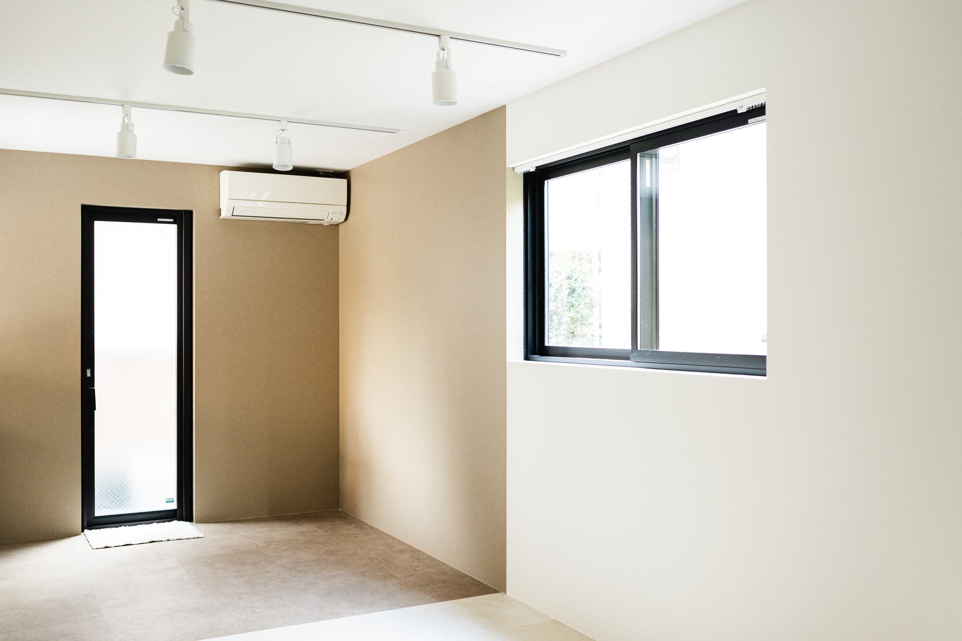 三茶徒歩8分/1階！駐車場有【白壁+撮影用背景2面・床3面】 | 作品撮りや商品撮影・ママ会に最適！の写真2