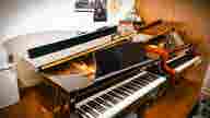 グランドピアノ(YAMAHA・KAWAI)|KAWAI消音機能付き!ヘッドホン使用で2台同時演奏OK!の写真2