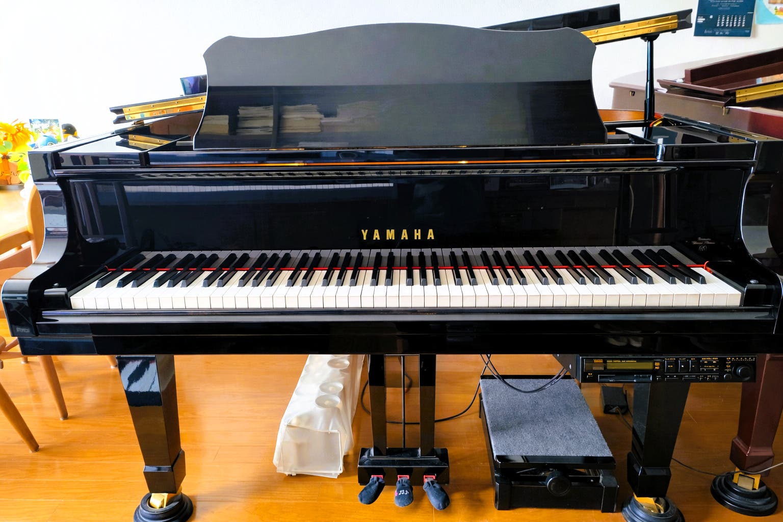 山形市｜グランドピアノ2台完備のレンタル練習室の写真3