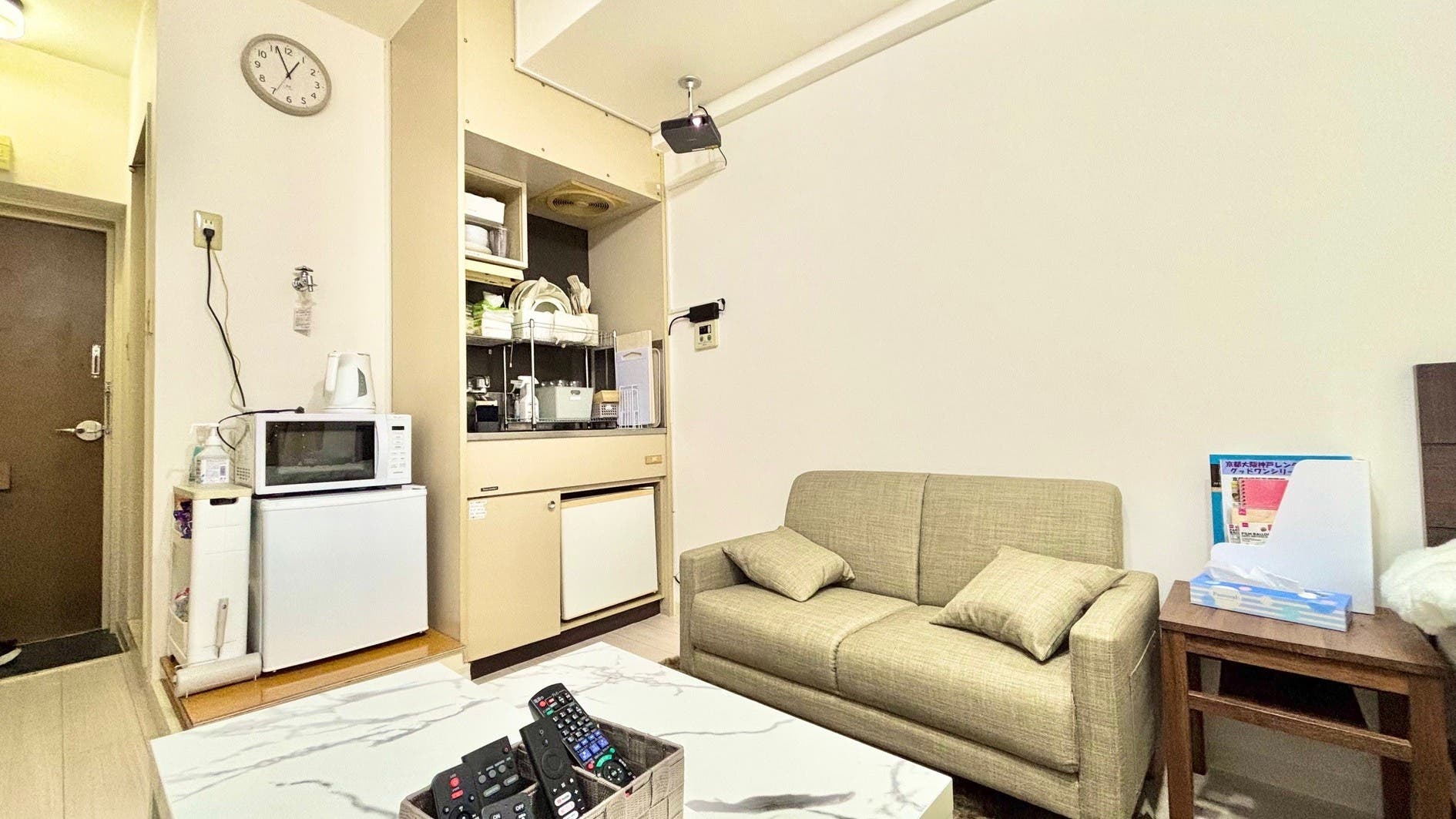 新大阪駅すぐ／24時間利用可／室内防犯カメラ無し／100インチスクリーンドルビー音質♬　映画🎞️押し活💛の写真2