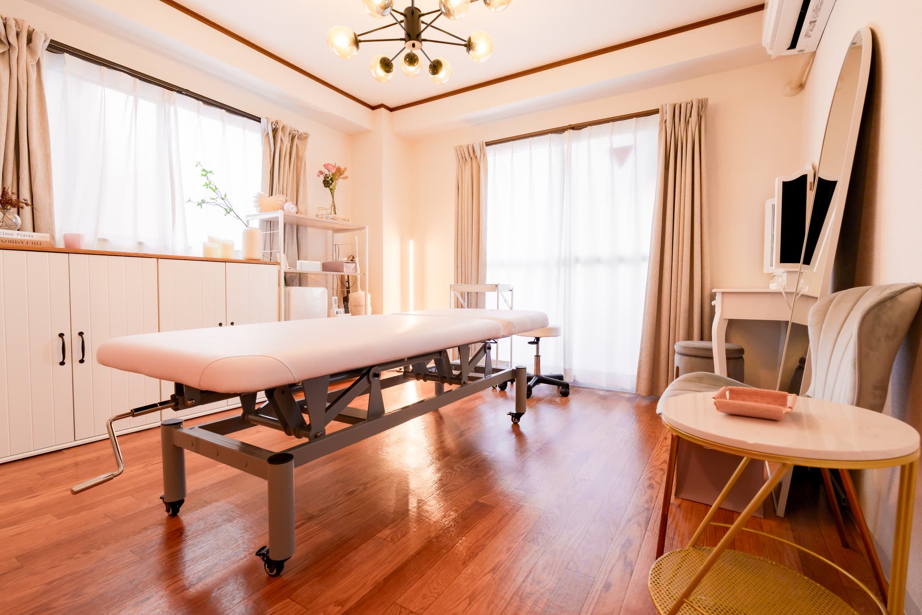 【✨OPEN 価格￥900～✨】心斎橋駅8分！長堀橋駅1分！上質でやさしい大人の完全個室サロン🪞の写真3