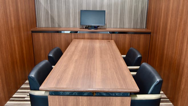 【トヨタモビリティ富山 高岡】国道8号線沿い!2階ショールームをまるごと利用可能!最大50名!イベント、研修、セミナーなどに!の写真16