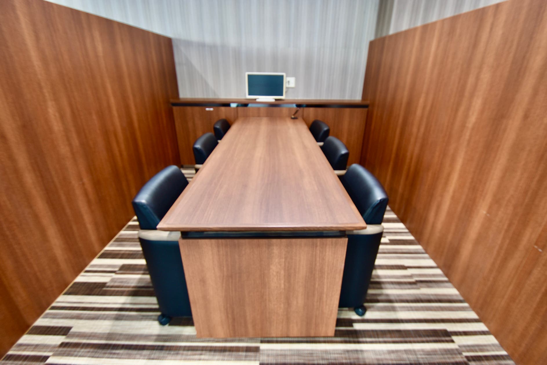 【トヨタモビリティ富山 高岡】国道8号線沿い！2階ショールームをまるごと利用可能！最大50名！イベント、研修、セミナーなどに！の写真17