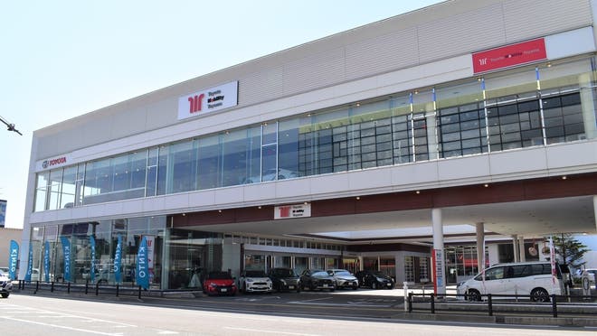 【トヨタモビリティ富山 高岡】国道8号線沿い!2階ショールームをまるごと利用可能!最大50名!イベント、研修、セミナーなどに!の写真24