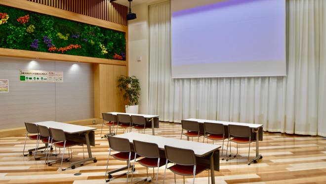 【トヨタモビリティ富山 五福】五福末広町駅より徒歩1分!大型プロジェクター!最大30名!イベント、研修、セミナー、展示会などに!の写真4