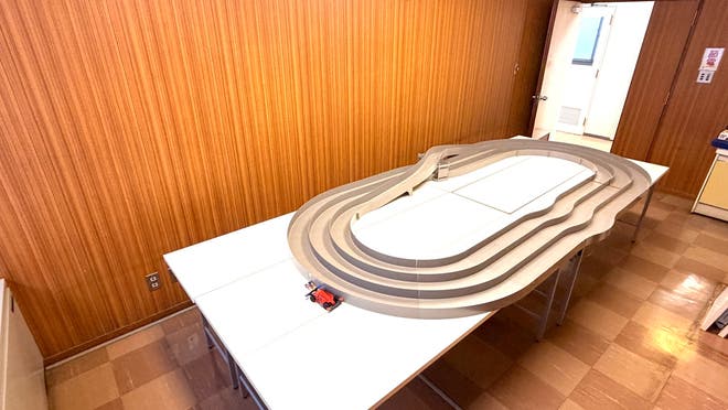 ミニ四駆コースルーム|飯田橋駅徒歩2分学校跡地のレンタルスペースの写真1