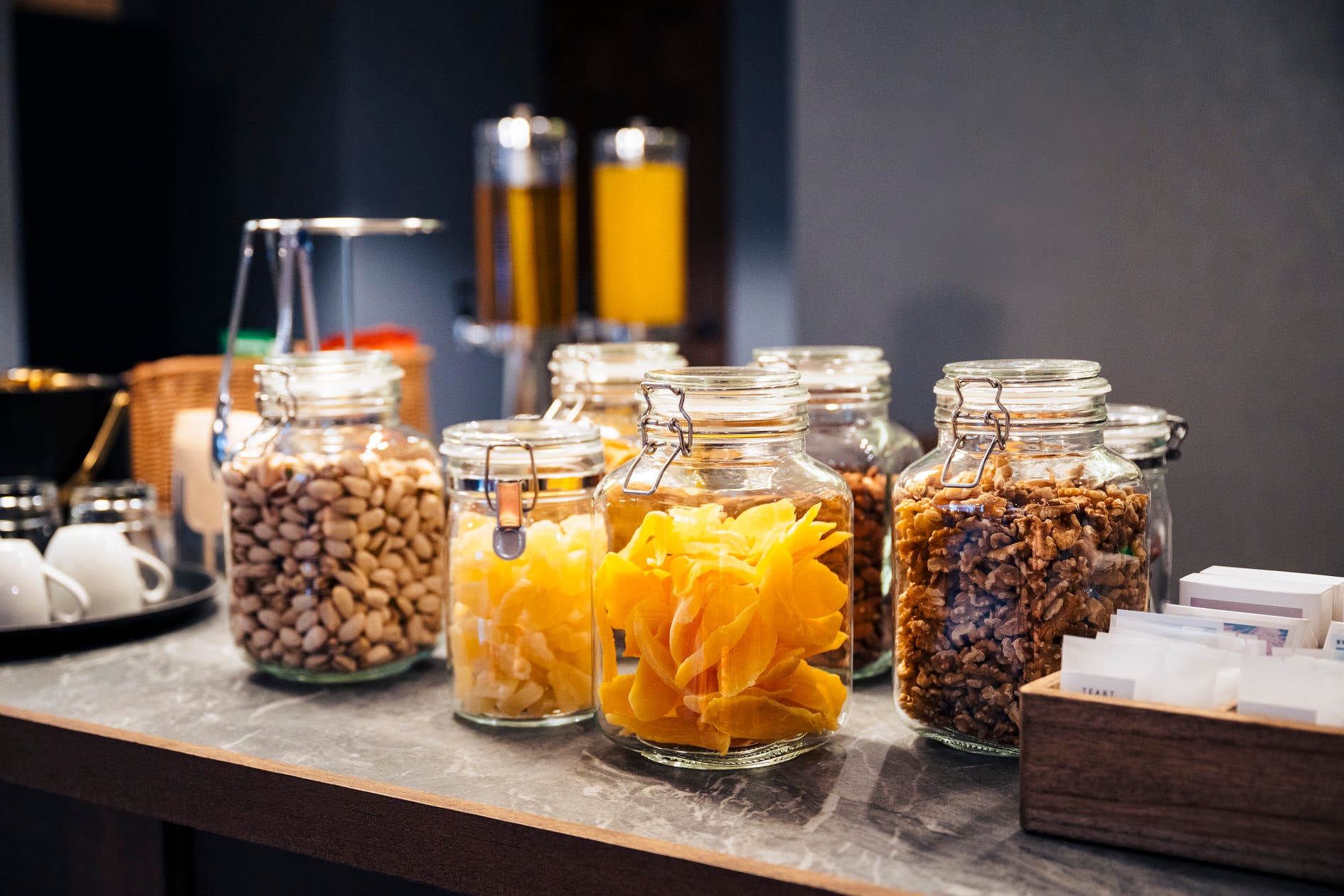 【人形町駅、三越前駅、他2駅から徒歩数分】モニター・フリードリンク、スナック付き会議室の写真3