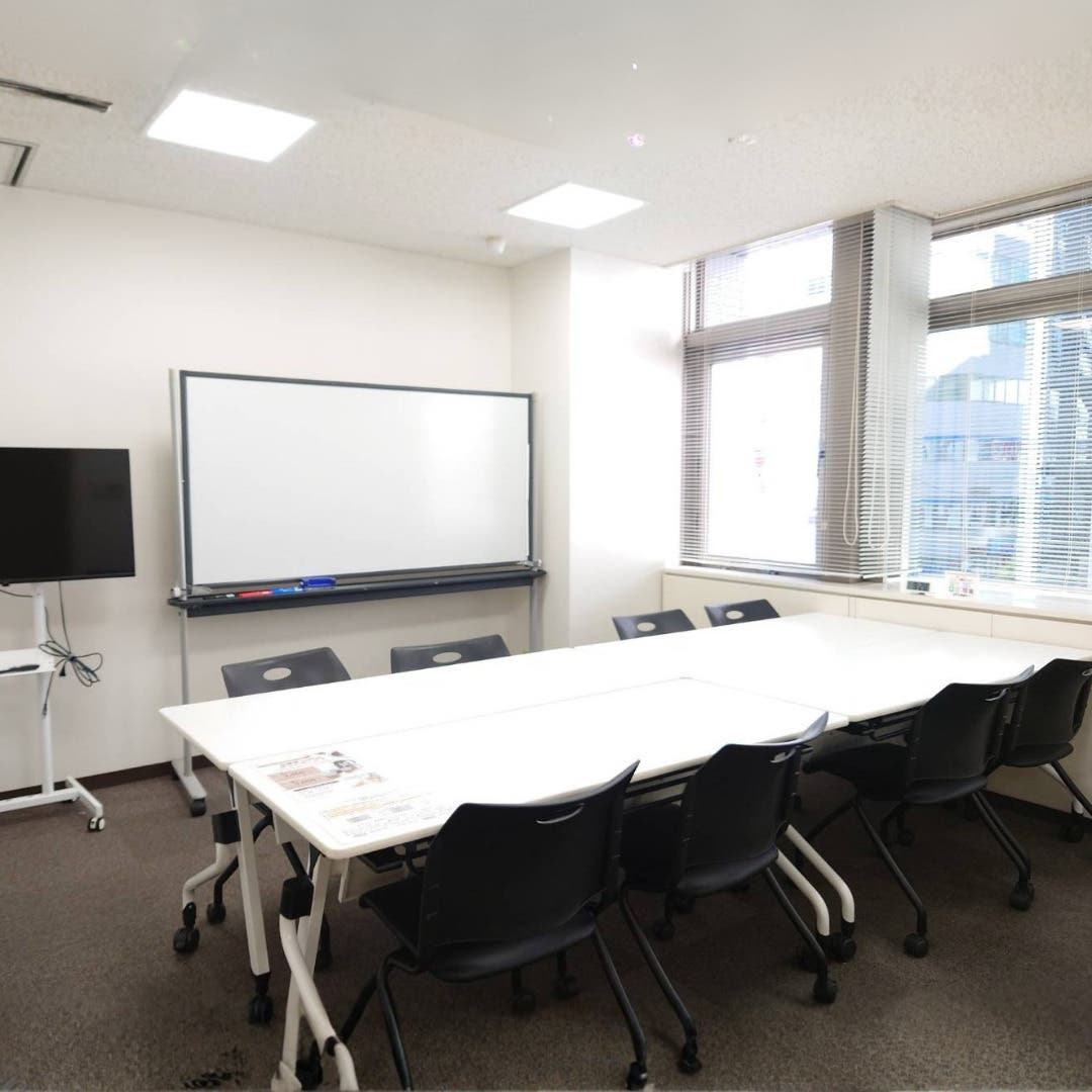 〈会議室Ａ〉大井町駅徒歩２分 | 最大8名 | WEB会議・研修・面談に最適 | モニタ・ホワイトボード| 光回線wifi  の写真2