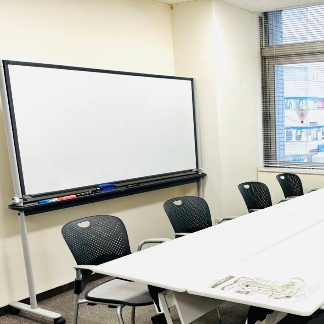 〈会議室Ｃ〉大井町駅徒歩２分 | 最大6名 | WEB会議・研修・面談に最適 | モニタ・ホワイトボード| 光回線wifi  の写真9