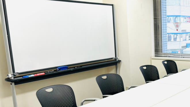 〈会議室C〉大井町駅徒歩2分 | 最大6名 | WEB会議・研修・面談に最適 | モニタ・ホワイトボード| 光回線wifi の写真9