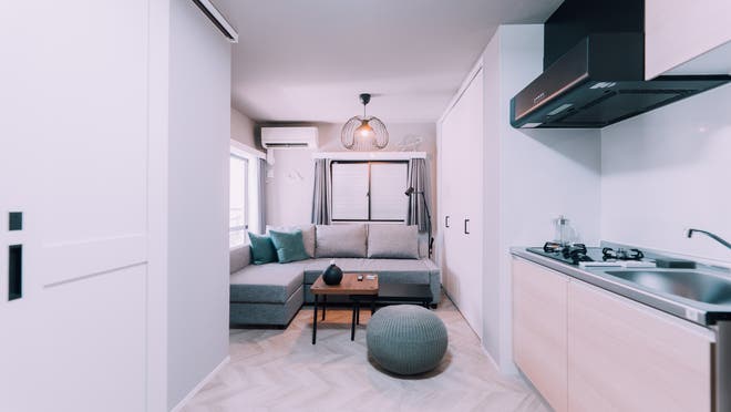 新宿徒歩圏|ネオンおしゃれ空間|女子会・撮影・ママ会・パーティー|最大10名の写真3