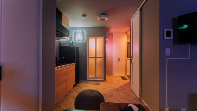 新宿徒歩圏|ネオンおしゃれ空間|女子会・撮影・ママ会・パーティー|最大10名の写真2