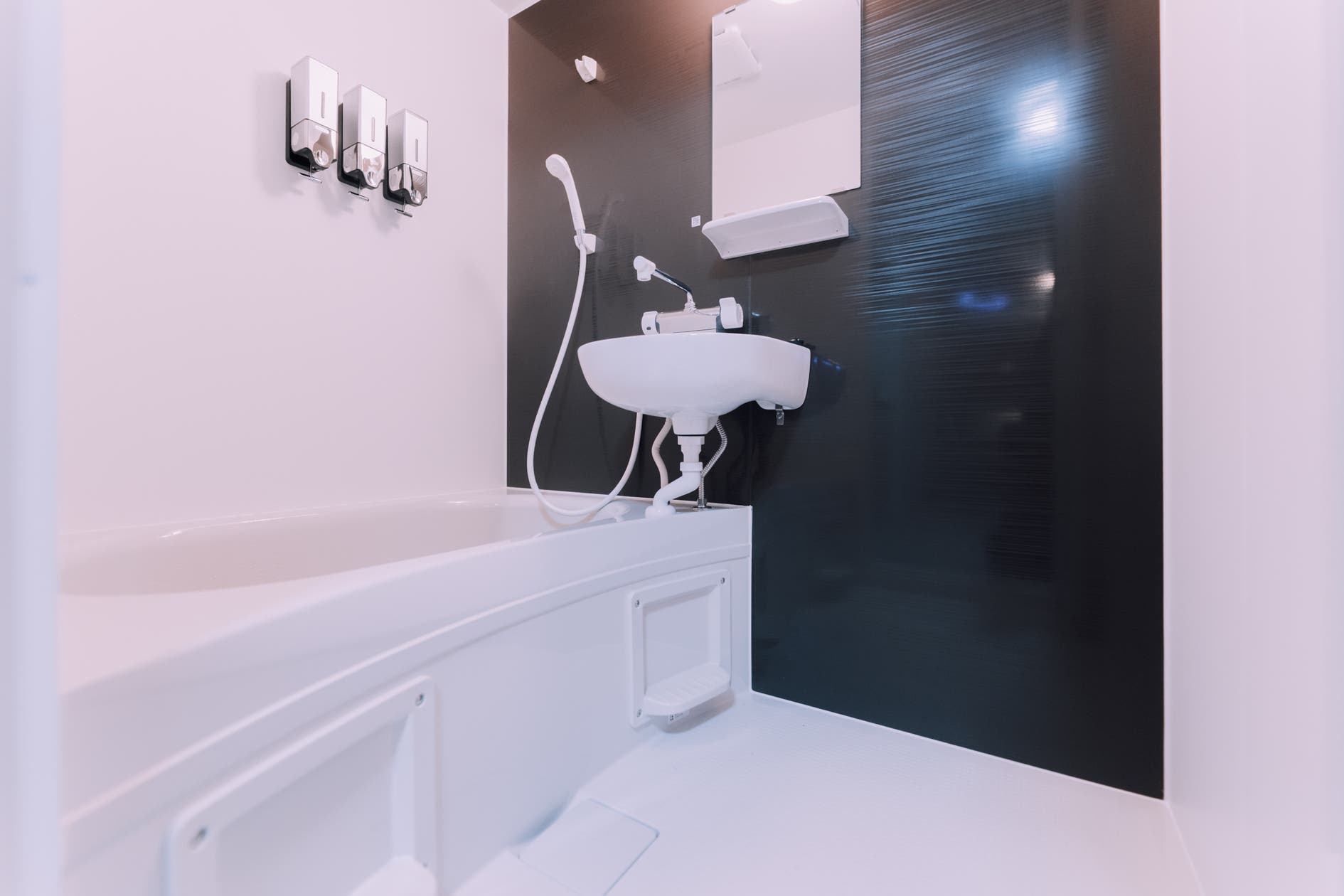 新宿徒歩圏｜ネオンおしゃれ空間｜女子会・撮影・ママ会・パーティー｜最大10名の写真23