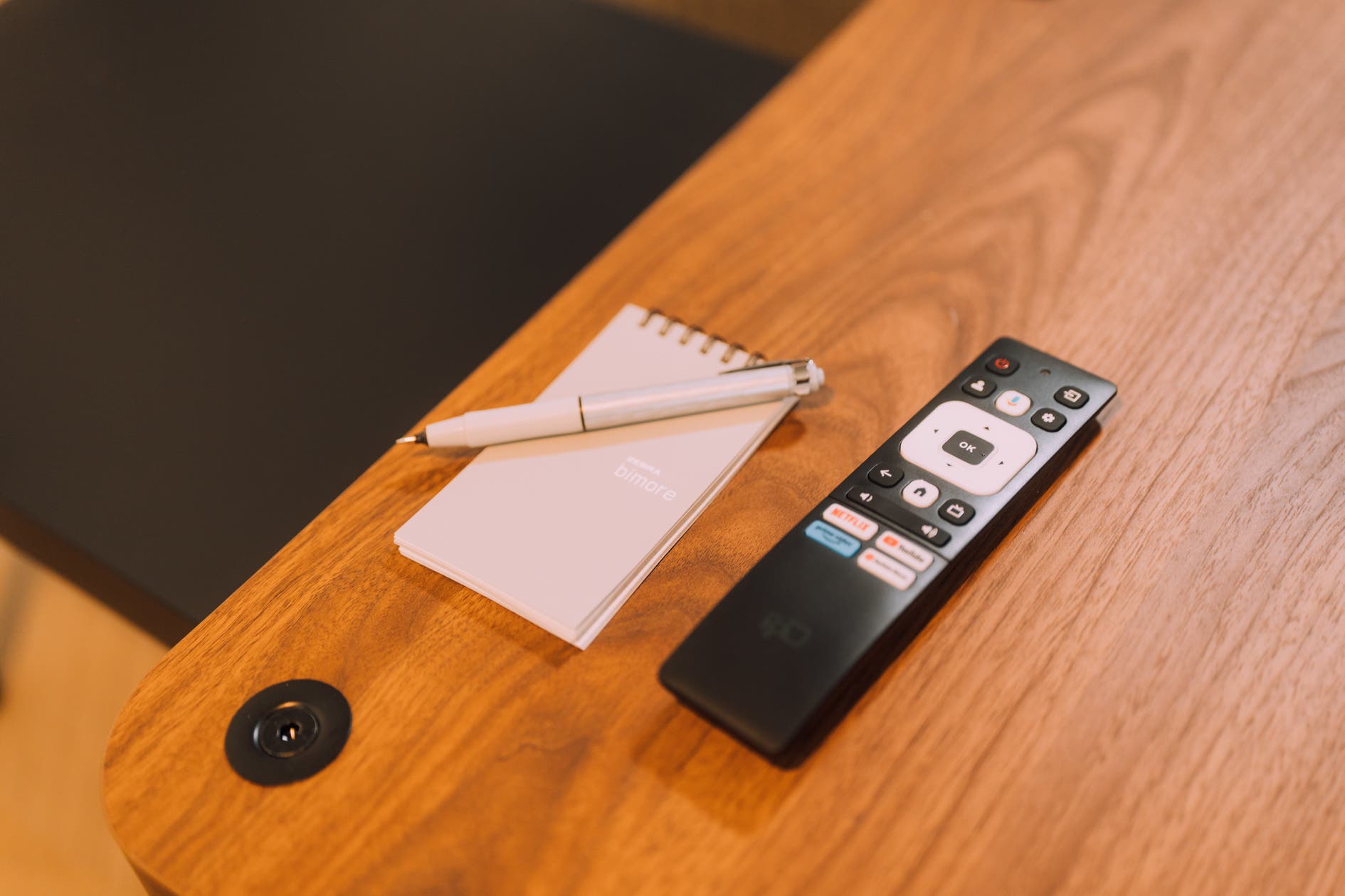 新宿徒歩圏｜ネオンおしゃれ空間｜女子会・撮影・ママ会・パーティー｜最大10名の写真25