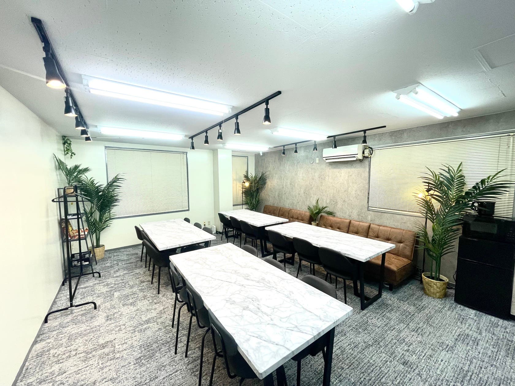 NEW！【八丁堀駅徒歩2分！宝町駅徒歩3分！】最大24名/無料Wifi/会議・撮影・女子会・ボドゲ・パーティ等！飲食🍺🍷可！の写真1