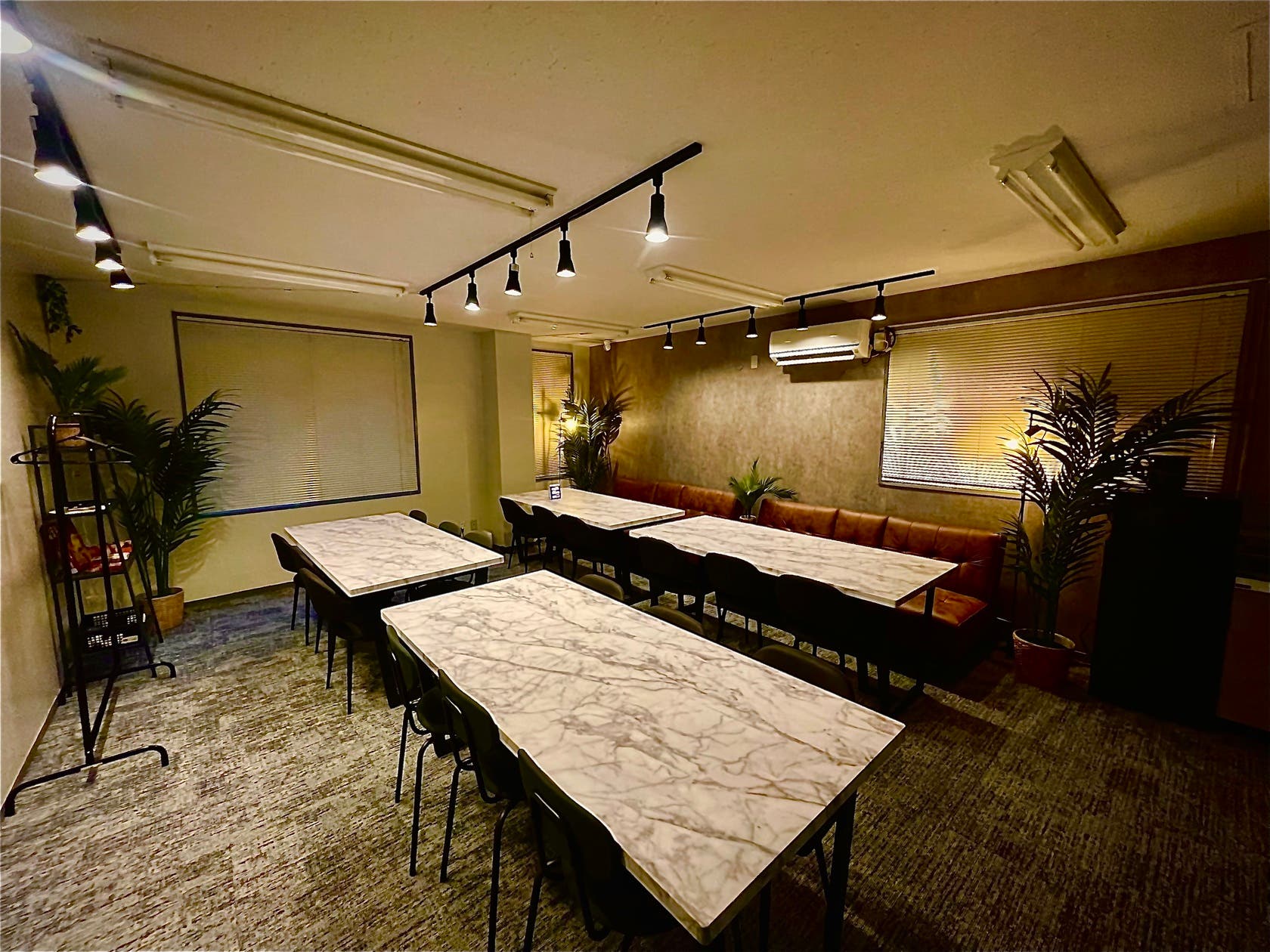 NEW！【八丁堀駅徒歩2分！宝町駅徒歩3分！】最大24名/無料Wifi/会議・撮影・女子会・ボドゲ・パーティ等！飲食🍺🍷可！の写真5