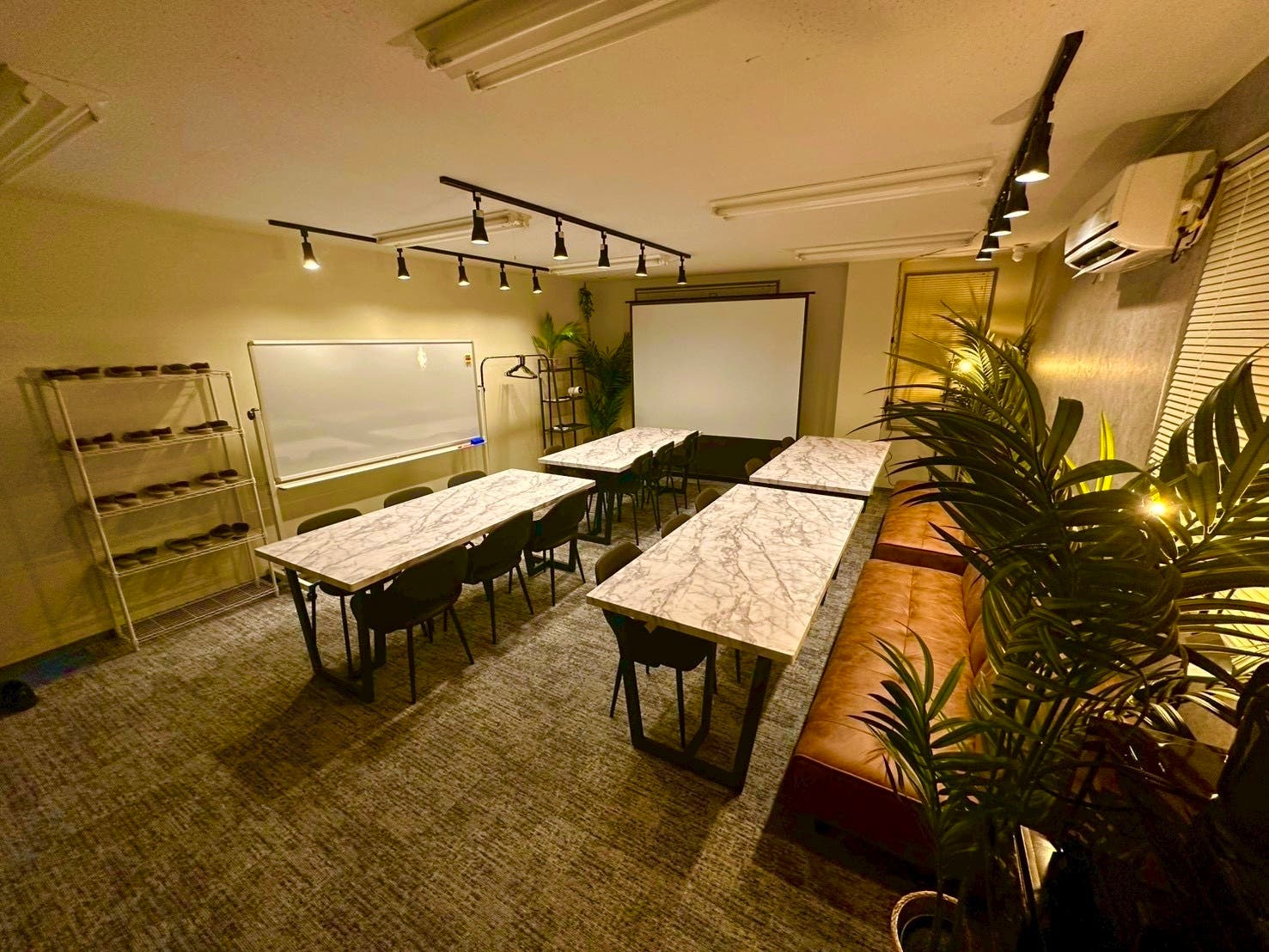 NEW！【八丁堀駅徒歩2分！宝町駅徒歩3分！】最大24名/無料Wifi/会議・撮影・女子会・ボドゲ・パーティ等！飲食🍺🍷可！の写真8