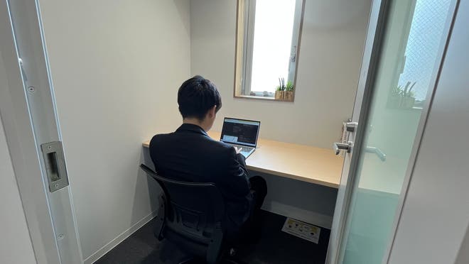 【鍵付き1名個室A】西新宿五丁目駅徒歩4分!フリードリンク/Wi-Fi/充電器/テレワークやWeb会議に最適の写真7