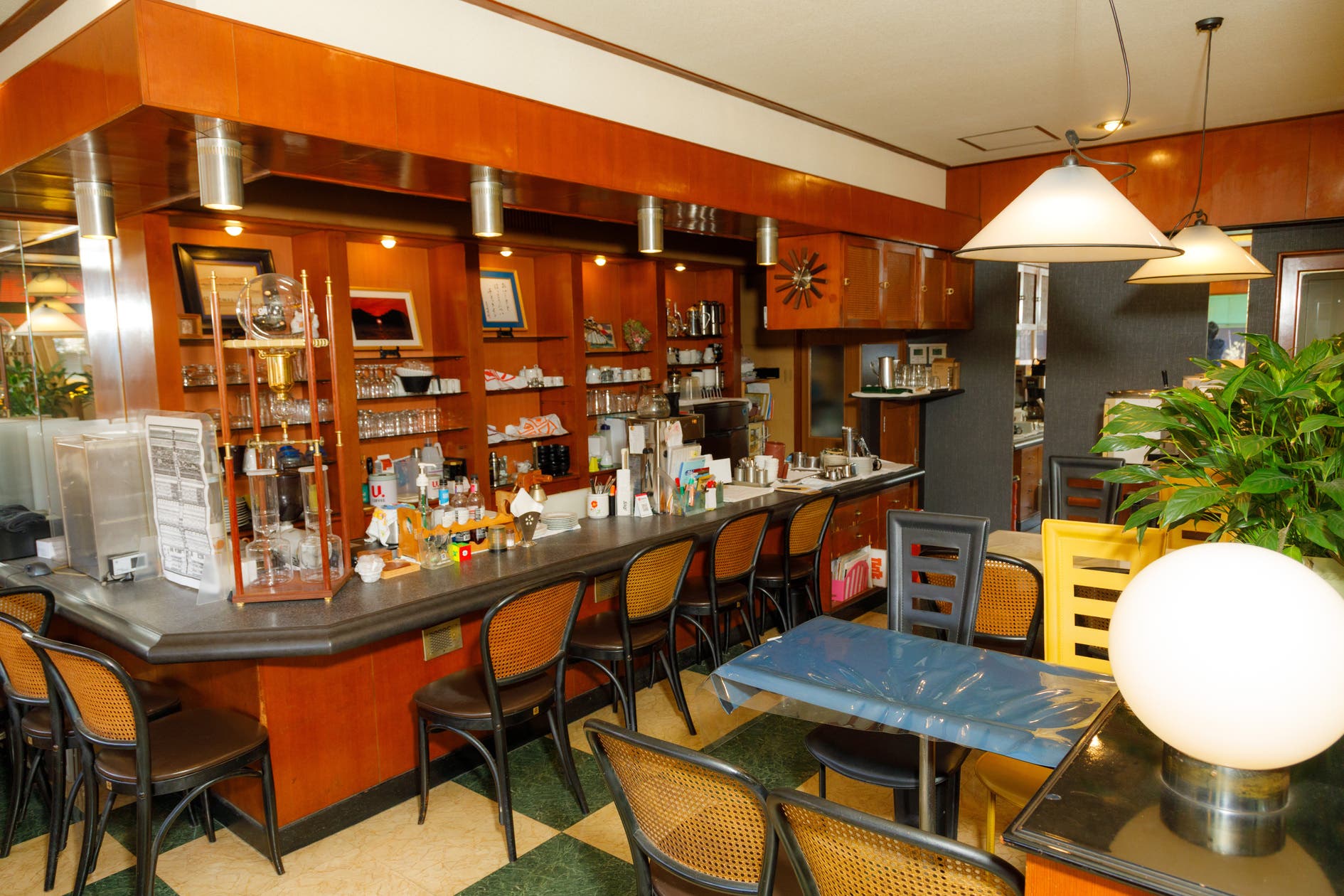 駐車場6台/マイクロバス可！泉大津で50年の純喫茶スタジオ。フェニックス車8分／TV・CM・MV・再現VTR・控室に／ゴミ回収込の写真1