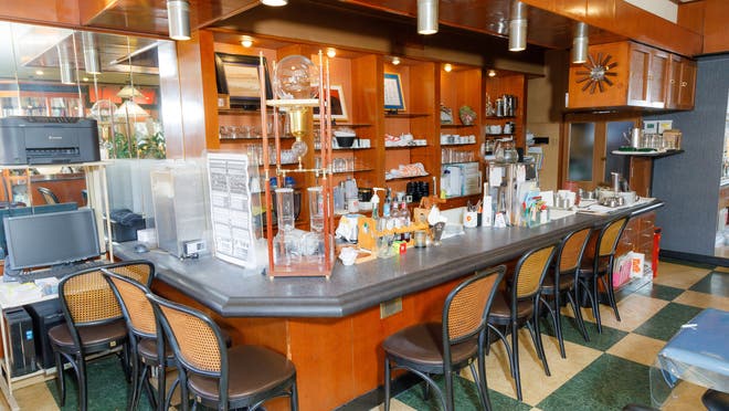 駐車場6台/マイクロバス可!泉大津で50年の純喫茶スタジオ。フェニックス車8分/TV・CM・MV・再現VTR・控室に/ゴミ回収込の写真5