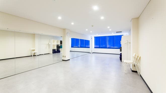 12/31Newオープン【五条駅徒歩8分】広々50㎡!長方形型で使いやすい★ダンス・ヨガ・演劇・ポージングの写真1