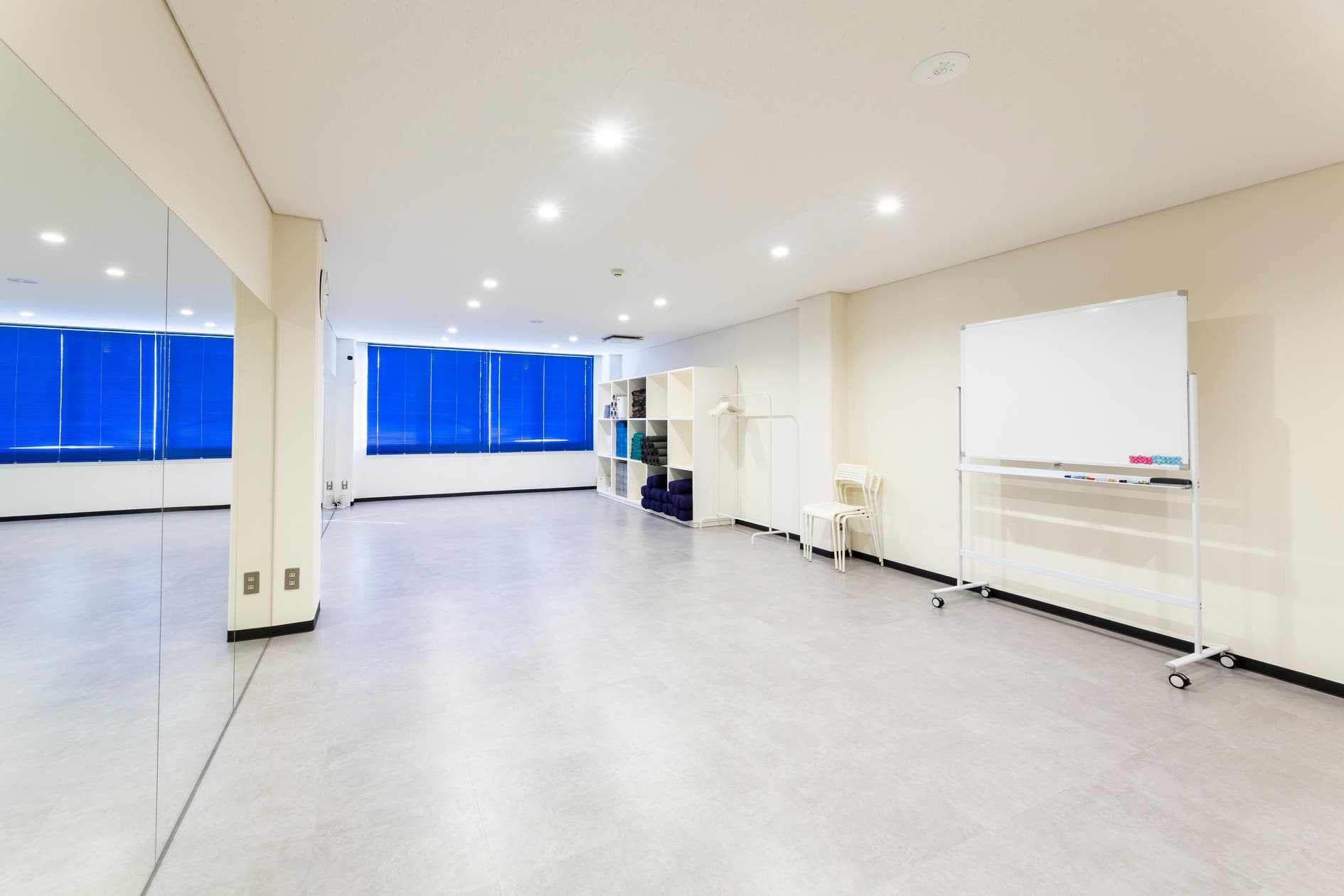 12/31Newオープン【五条駅徒歩8分】広々50㎡！長方形型で使いやすい★ダンス・ヨガ・演劇・ポージングの写真2