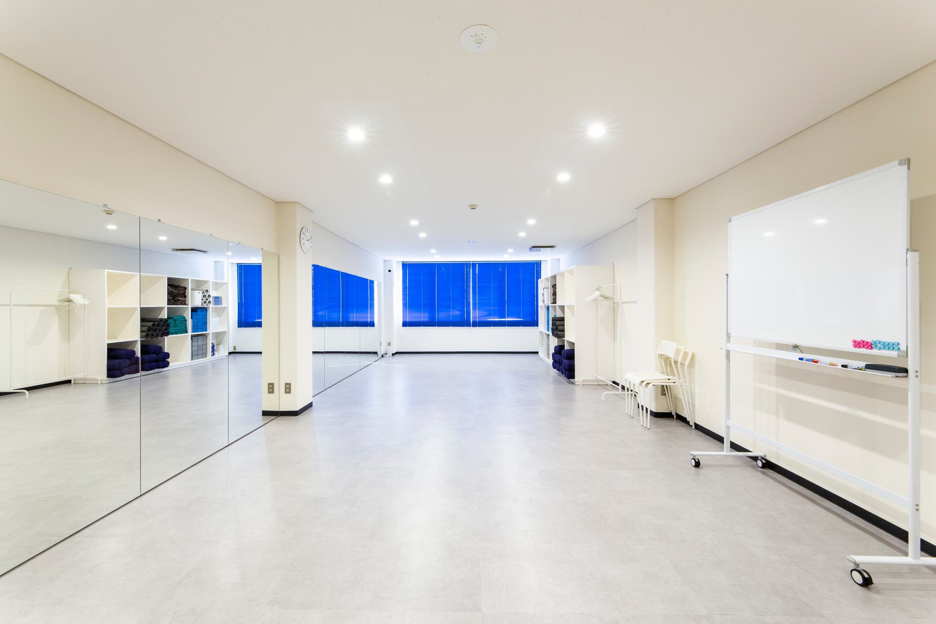 12/31Newオープン【五条駅徒歩8分】広々50㎡！長方形型で使いやすい★ダンス・ヨガ・演劇・ポージングの写真5