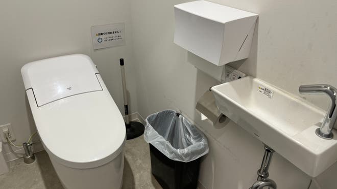 【鍵付き1名個室A】西新宿五丁目駅徒歩4分!フリードリンク/Wi-Fi/充電器/テレワークやWeb会議に最適の写真15