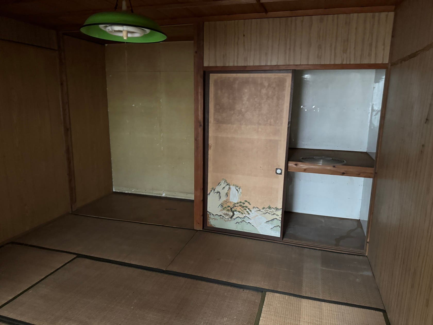 生活の痕跡が残る昭和レトロな空き家。廃墟撮影・コスプレ撮影に最適の写真10