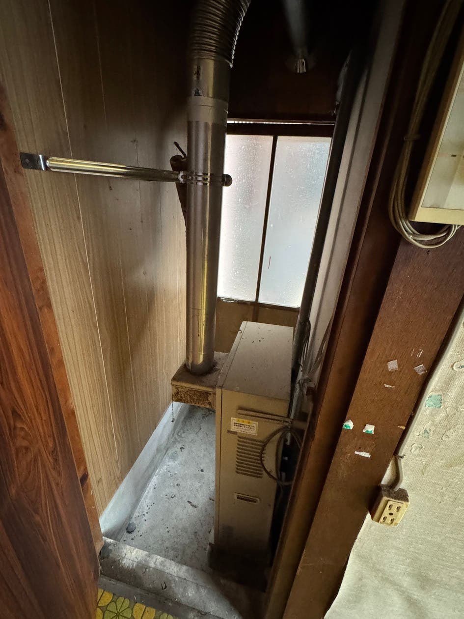 生活の痕跡が残る昭和レトロな空き家。廃墟撮影・コスプレ撮影に最適の写真11