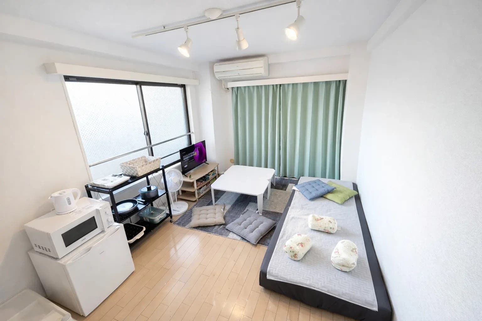 🚶八王子駅｜高速Wi-Fi完備📶｜🎲ボードゲーム充実｜🍳BRUNO＆卓上IHあり｜🎬映画見放題スペース🔌の写真3