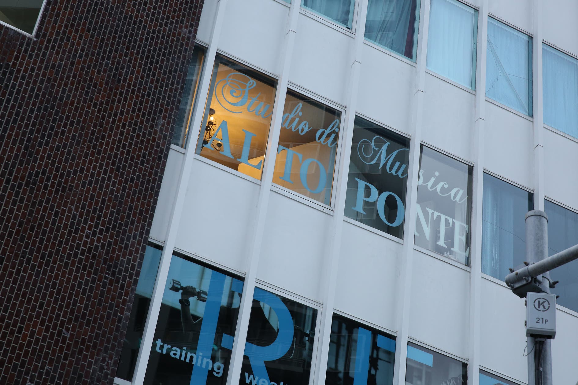 四谷三丁目駅徒歩１分🚃アビテックス🎼40Dr、ハイタイプ防音室　Fスタジオ🎺アンプ付スピーカー🔈マイク1セット無料💕の写真8