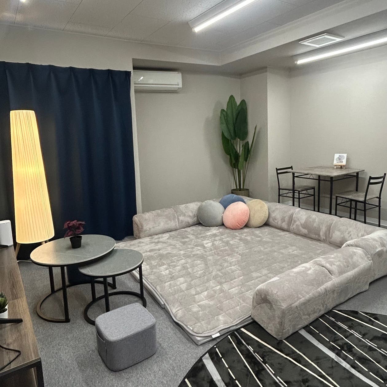 New✨西元町駅徒歩1分🚃大型テレビto広々ソファ/イマドキ風な部屋作り⏳映画鑑賞🎥/パーティ/女子会等に❤️‍🔥の写真1