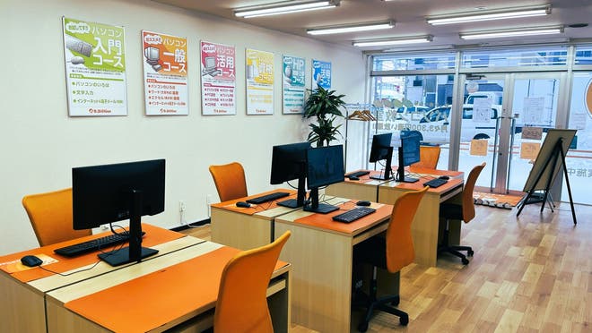 駅から徒歩1分!カフェ風パソコン教室がコワーキングスペースとして開放中!の写真2